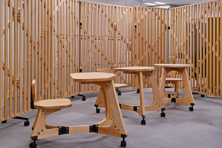 VUILDがデザインした東京都「未来型オフィス実現PJ」の庁舎内プロトタイプオフィスにおけるムーバブルデスクとパーティション - TECTURE MAG（テクチャーマガジン） | 空間デザイン ...