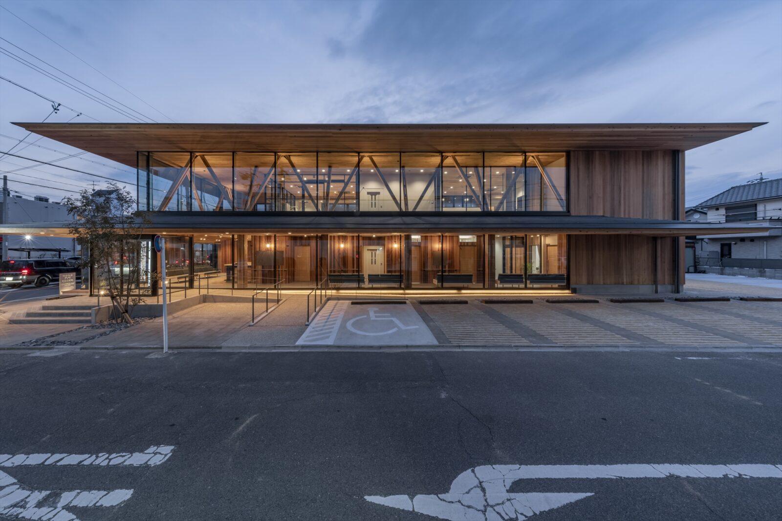 たけなか外科内科こどもクリニック / TSCアーキテクツ - TECTURE MAG（テクチャーマガジン） | 空間デザイン・建築メディア