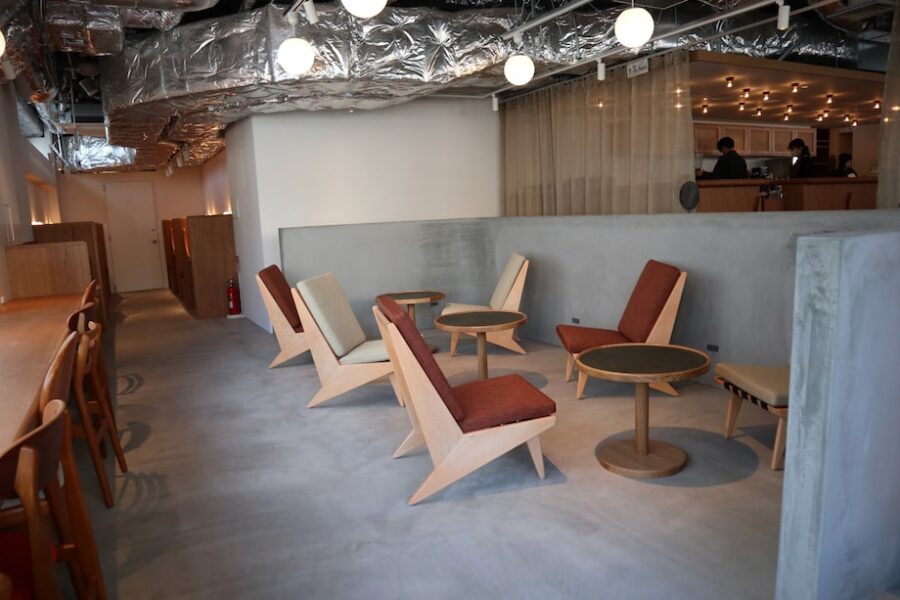 下北沢のまちのラウンジ (tefu) lounge 開業、小田急線路跡地「下北線路街」における最後の開発エリア - TECTURE MAG（テクチャーマガジン） | 空間デザイン・建築メディア