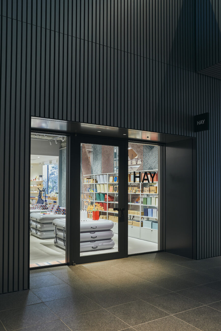 〈HAY OSAKA〉が大阪にオープン！待望の直営店2店舗目、内装ディレクションを倉本仁氏が担当 - TECTURE MAG（テクチャー ...