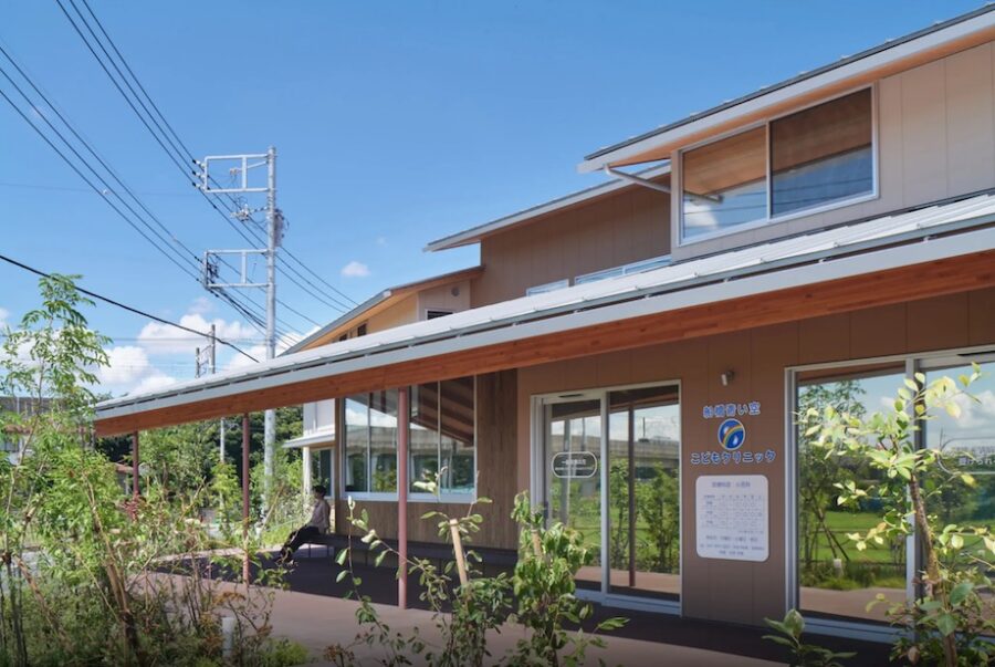 高品質の外装建材で美しいまちなみをつくるケイミューの施工例コンテスト「KMEW DESIGN AWARD 2022」表彰式レポート - TECTURE MAG（テクチャーマガジン） | 空間 ...