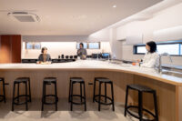 〈Well-Blend蒲田〉がオープン、トラフ建築設計事務所が意匠設計・監修を担当、サウナとパーソナルジム、ラウンジとコモンキッチンを併設したリビタの多機能交流型賃貸住宅 - TECTURE ...