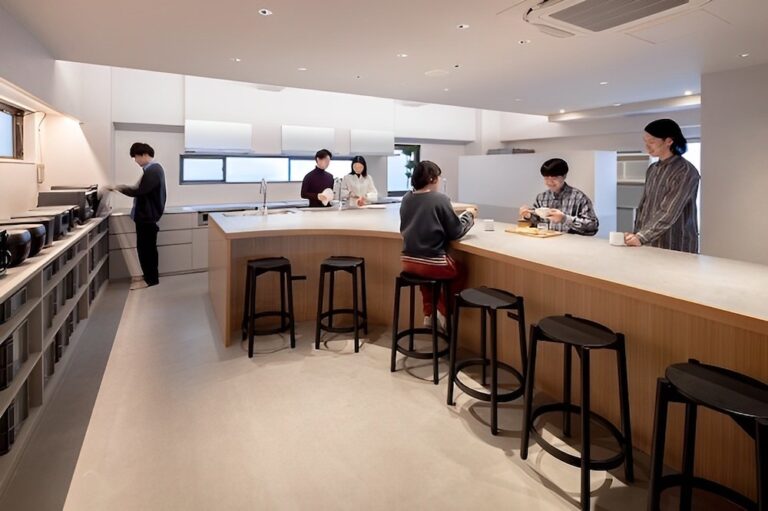 〈Well-Blend蒲田〉がオープン、トラフ建築設計事務所が意匠設計・監修を担当、サウナとパーソナルジム、ラウンジとコモンキッチンを併設したリビタの多機能交流型賃貸住宅 - TECTURE ...