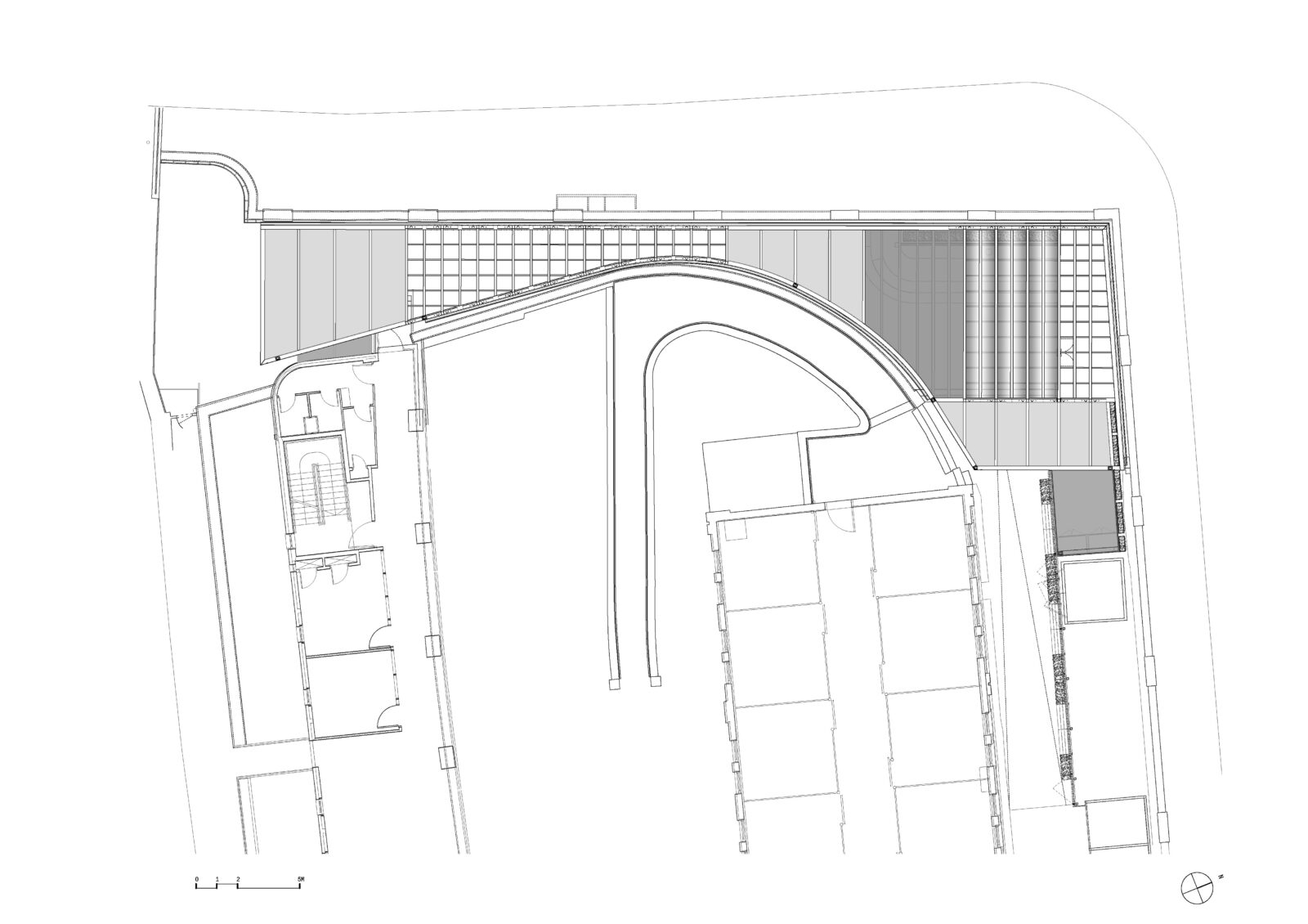 馬のための19世紀の建物の上に輝くバー vPPRアーキテクツによる 歴史的な要素をデザインに取り入れたアダプティブリユース〈The Lucky ...