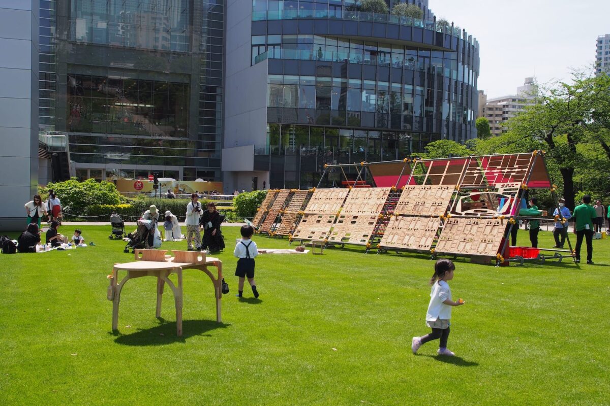 【会場レポート】建築系スタートアップVUILDがピクニック空間をつくる！ 東京ミッドタウンに創出した「Picnic Lab」 - TECTURE MAG（テクチャーマガジン） | 空間デザイン ...