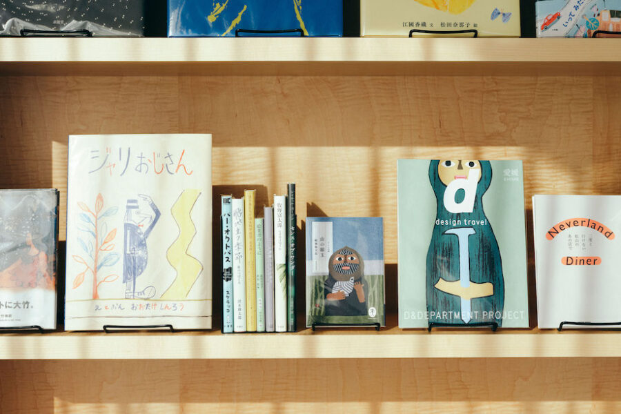 ゼロエネルギーホテル〈ITOMACHI HOTEL 0〉が西条市に開業、隈研吾建築都市設計事務所が建物を設計、インテリアとランドスケープデザインをDugoutが担当 - TECTURE MAG ...