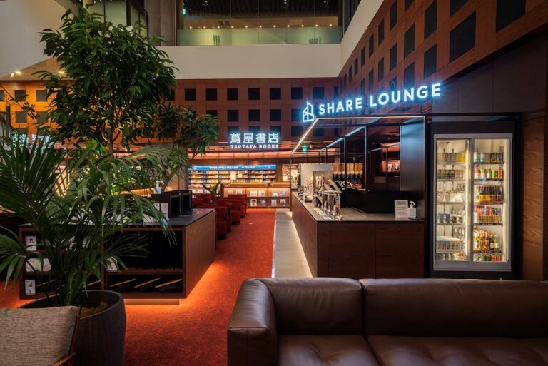 梅田 蔦屋書店に「SHARE LOUNGE（シェアラウンジ）」がオープン、大阪を含む関西最大規模の176席を用意 - TECTURE MAG（テクチャーマガジン） | 空間デザイン・建築メディア