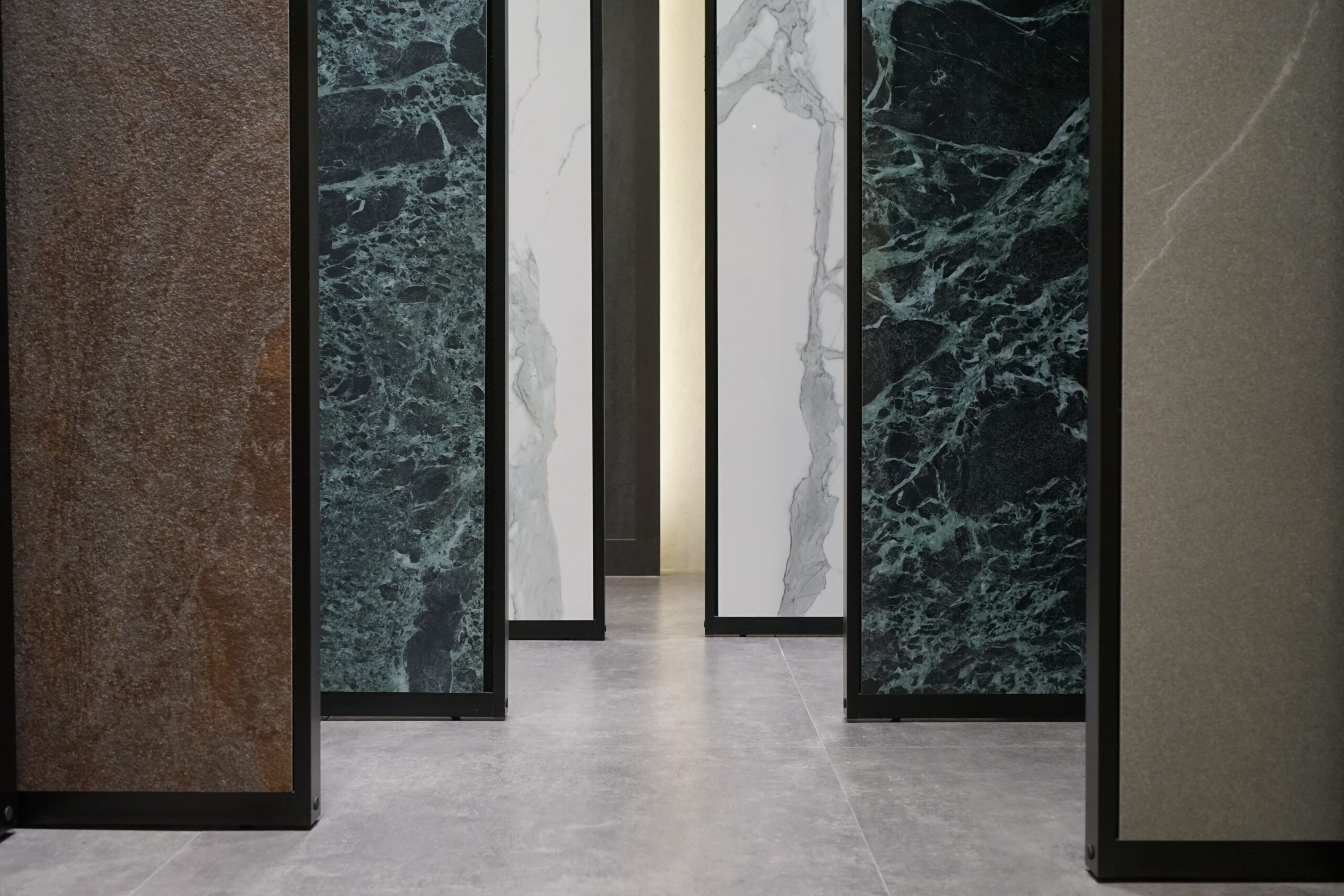 【マテリアルボード企画】“3000㎜の超大判タイル”が演出するダイナミックな空間 - TECTURE MAG（テクチャーマガジン） | 空間デザイン・建築メディア