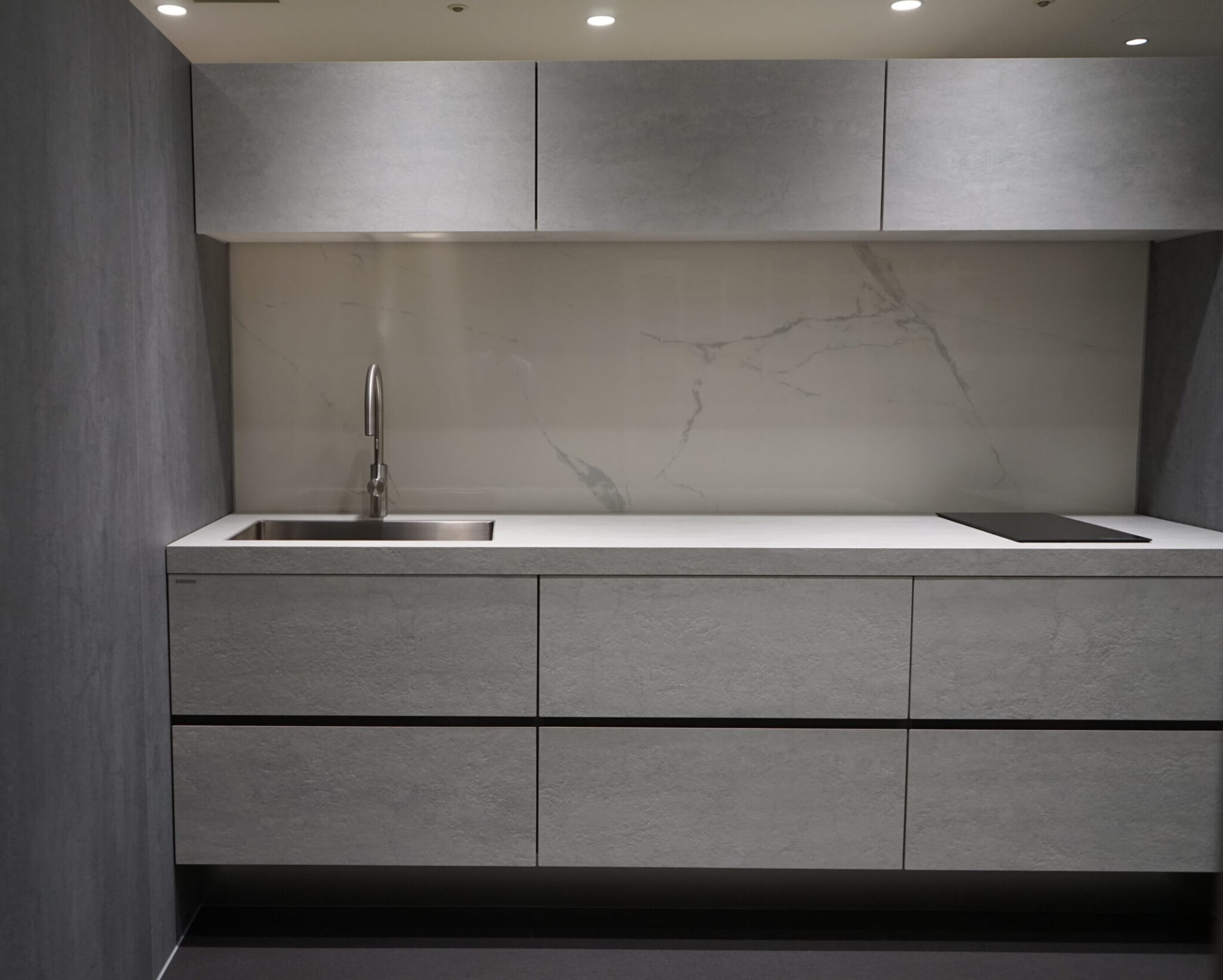 【マテリアルボード企画】“3000㎜の超大判タイル”が演出するダイナミックな空間 - TECTURE MAG（テクチャーマガジン） | 空間デザイン・建築メディア