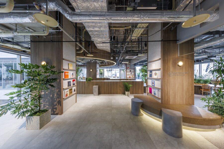 代官山に複合施設〈Forestgate Daikanyama（フォレストゲート代官山）〉が開業、隈研吾建築都市設計事務所がMAIN棟の基本設計・デザインを担当 - TECTURE MAG（テク ...