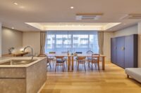 代官山に複合施設〈Forestgate Daikanyama（フォレストゲート代官山）〉が開業、隈研吾建築都市設計事務所がMAIN棟の基本設計・デザインを担当 - TECTURE MAG（テク ...