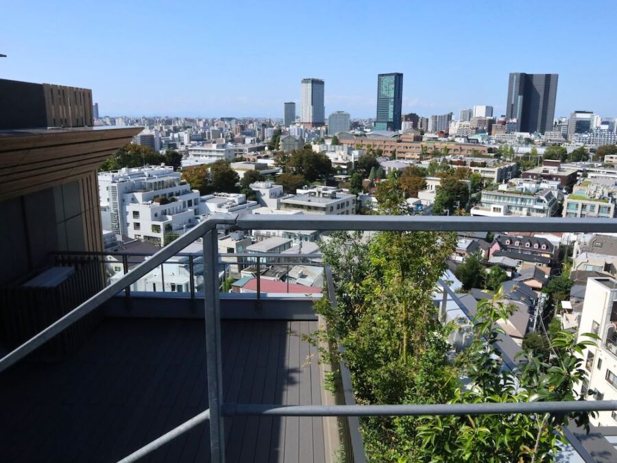 代官山に複合施設〈Forestgate Daikanyama（フォレストゲート代官山）〉が開業、隈研吾建築都市設計事務所がMAIN棟の基本設計・デザインを担当 - TECTURE MAG（テク ...