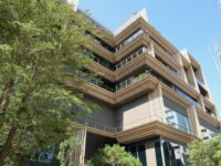 代官山に複合施設〈Forestgate Daikanyama（フォレストゲート代官山）〉が開業、隈研吾建築都市設計事務所がMAIN棟の基本設計・デザインを担当 - TECTURE MAG（テク ...