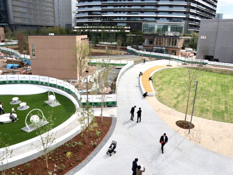 都立公園初のPark-PFI（公募設置管理制度）による整備事業で明治公園が一部開園、最大約7.8mの高低差を生かしたランドスケープを創出 - TECTURE MAG（テクチャーマガジン ...