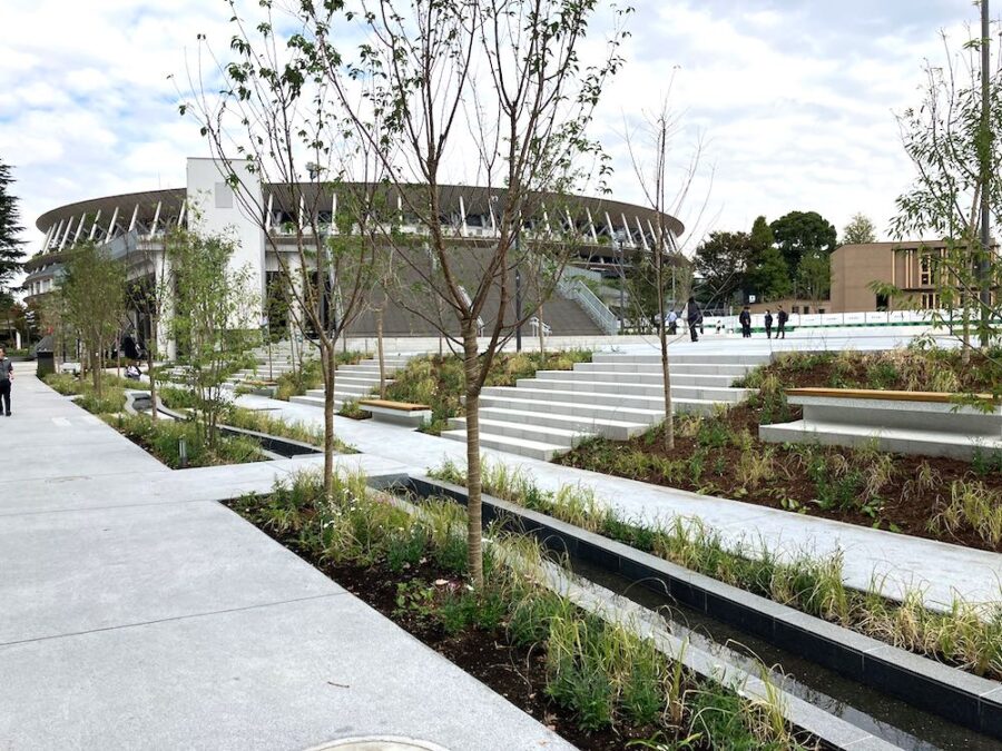 都立公園初のPark-PFI（公募設置管理制度）による整備事業で明治公園が一部開園、最大約7.8mの高低差を生かしたランドスケープを創出 - TECTURE MAG（テクチャーマガジン ...