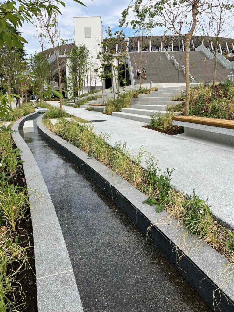 都立公園初のPark-PFI（公募設置管理制度）による整備事業で明治公園が一部開園、最大約7.8mの高低差を生かしたランドスケープを創出 - TECTURE MAG（テクチャーマガジン ...