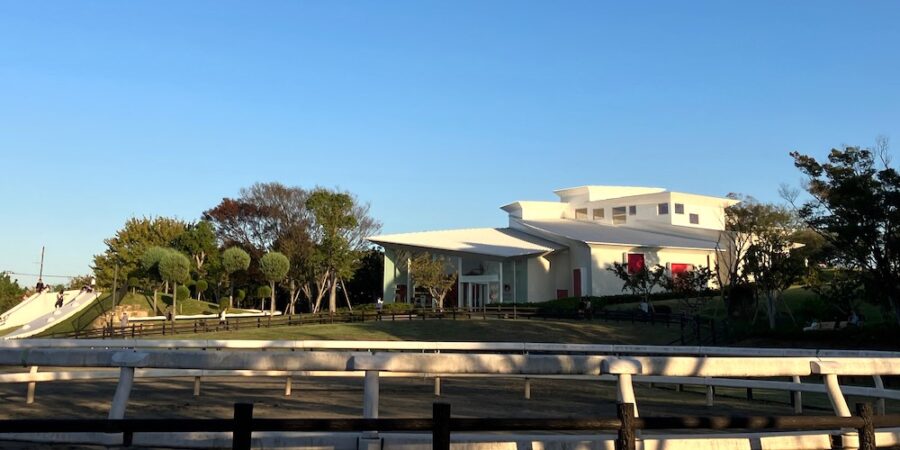 内覧会レポート：隈研吾が設計した魔法の文学館（江戸川区角野栄子児童文学館）が開館 - TECTURE MAG（テクチャーマガジン） | 空間デザイン・建築メディア