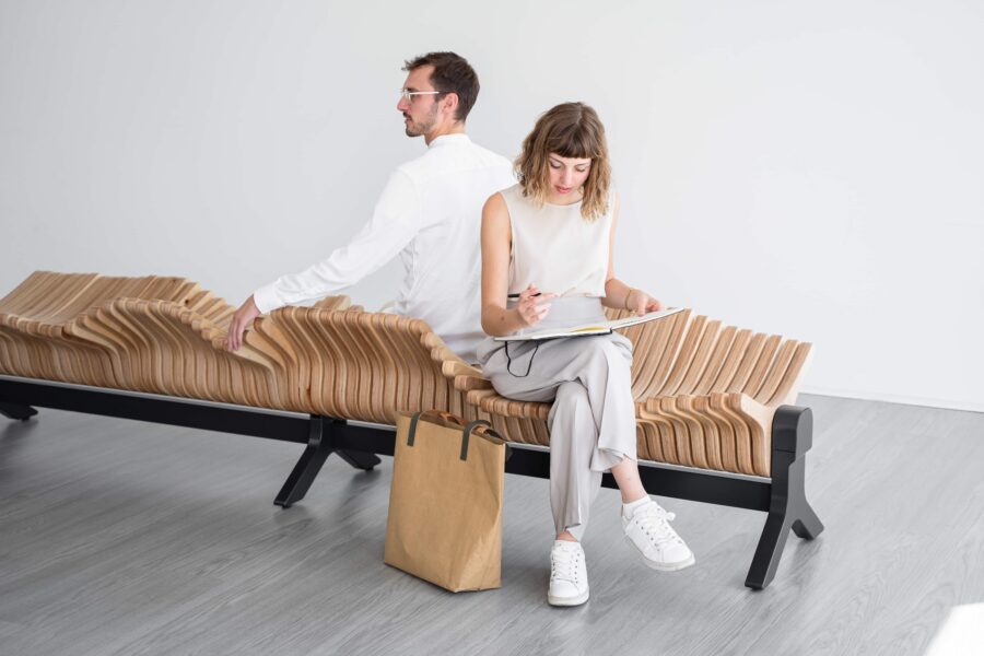 利用者の動きに反応し波のようにうねるベンチ〈SurfBench〉 - TECTURE MAG（テクチャーマガジン） | 空間デザイン・建築メディア
