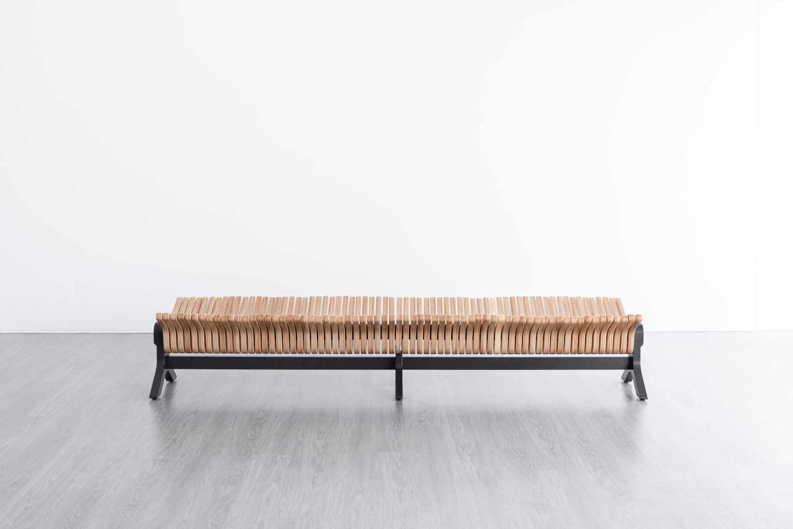 利用者の動きに反応し波のようにうねるベンチ〈SurfBench〉 - TECTURE MAG（テクチャーマガジン） | 空間デザイン・建築メディア