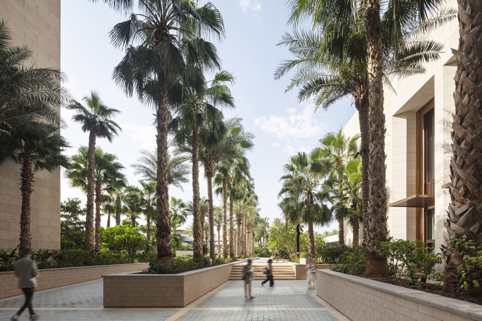 ドバイに新たに誕生した 階段状に積み上がるリゾートホテル〈アトランティス ザ ロイヤル〉KPF - TECTURE MAG（テクチャーマガジン） | 空間デザイン・建築メディア