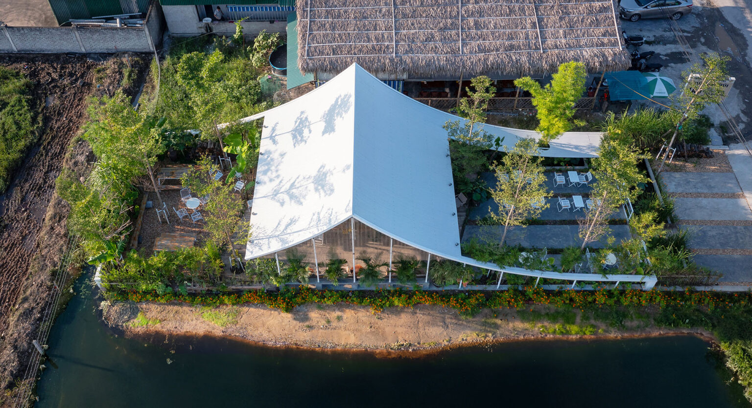 親しみやすい空間を生み出すテントのような屋根のローカル・コーヒー・ショップ〈Ká coffee〉グエン・カック・フォック・アーキテクツ、ベトナム - TECTURE MAG（テクチャーマガジン ...