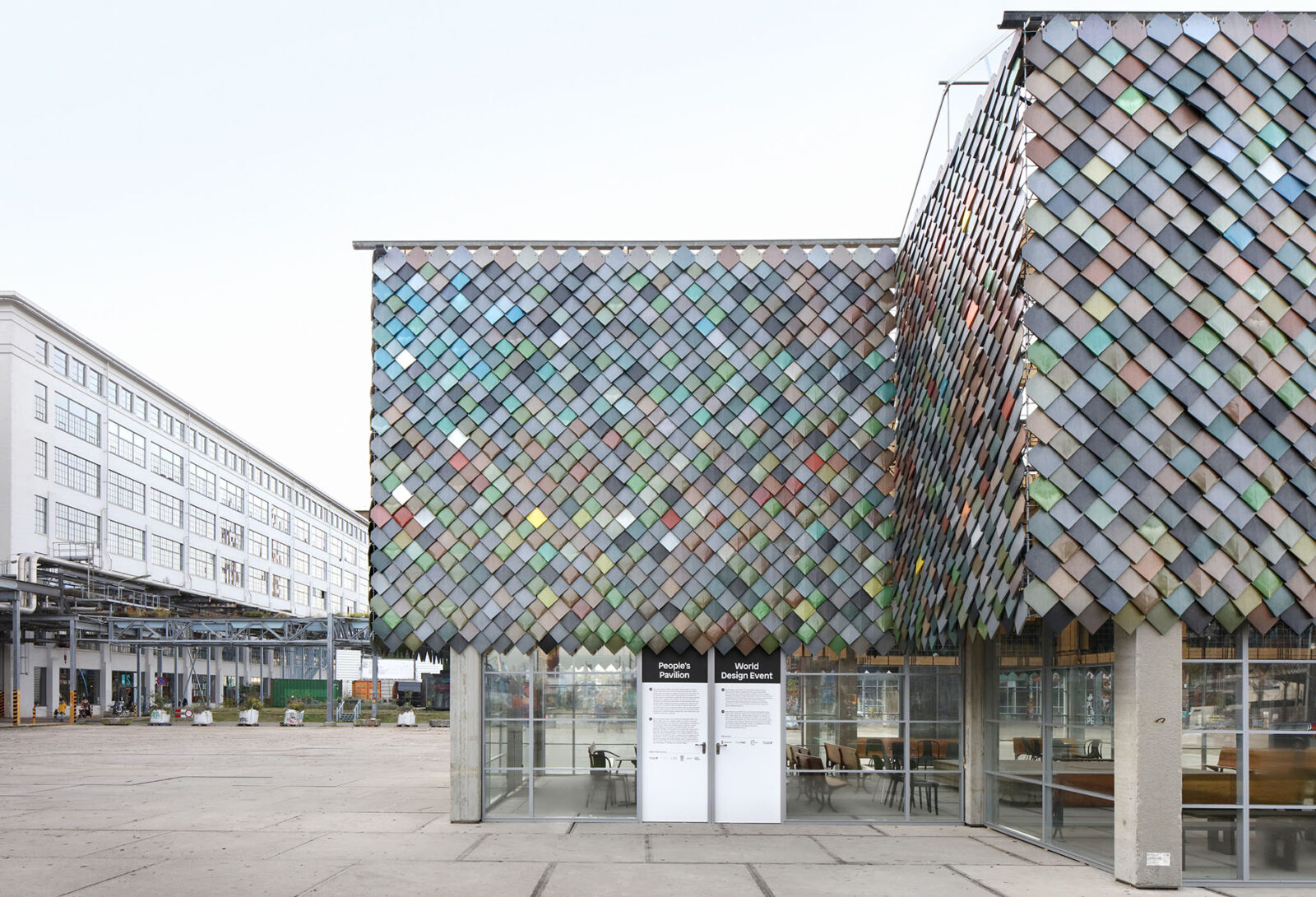 借りた物でつくりそのまま返せるパビリオン〈People’s Pavilion〉Overtreders W、bureau SLA、オランダ ...