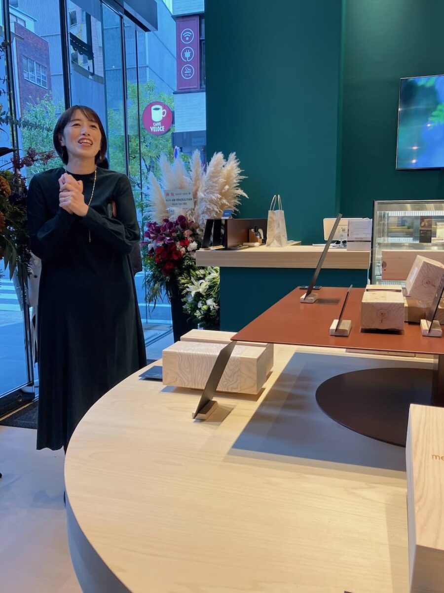 成瀬・猪熊建築設計事務所が手がけた〈meet tree GINZA〉が銀座にオープン！ 中津川産檜の角材で組んだ2つのヴォールトの下で特選スイーツとサステナブルコスメを展開[内覧会レポート ...