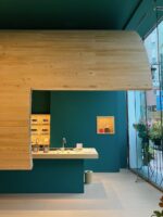 成瀬・猪熊建築設計事務所が手がけた〈meet tree GINZA〉が銀座にオープン！ 中津川産檜の角材で組んだ2つのヴォールトの下で特選スイーツとサステナブルコスメを展開[内覧会レポート ...