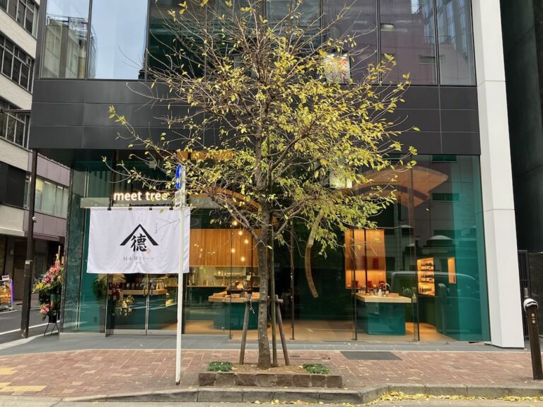 成瀬・猪熊建築設計事務所が手がけた〈meet tree GINZA〉が銀座にオープン！ 中津川産檜の角材で組んだ2つのヴォールトの下で特選スイーツとサステナブルコスメを展開[内覧会レポート ...