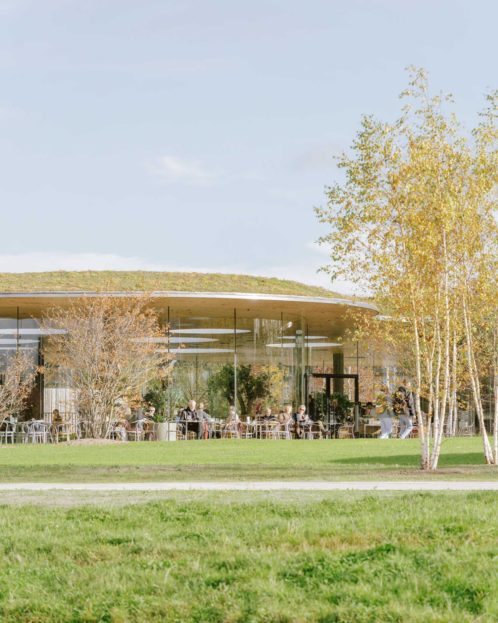 活気ある都市の中に現れた自然豊かな公園島〈オペラパーク〉Cobe、デンマーク - TECTURE MAG（テクチャーマガジン） | 空間デザイン・建築メディア