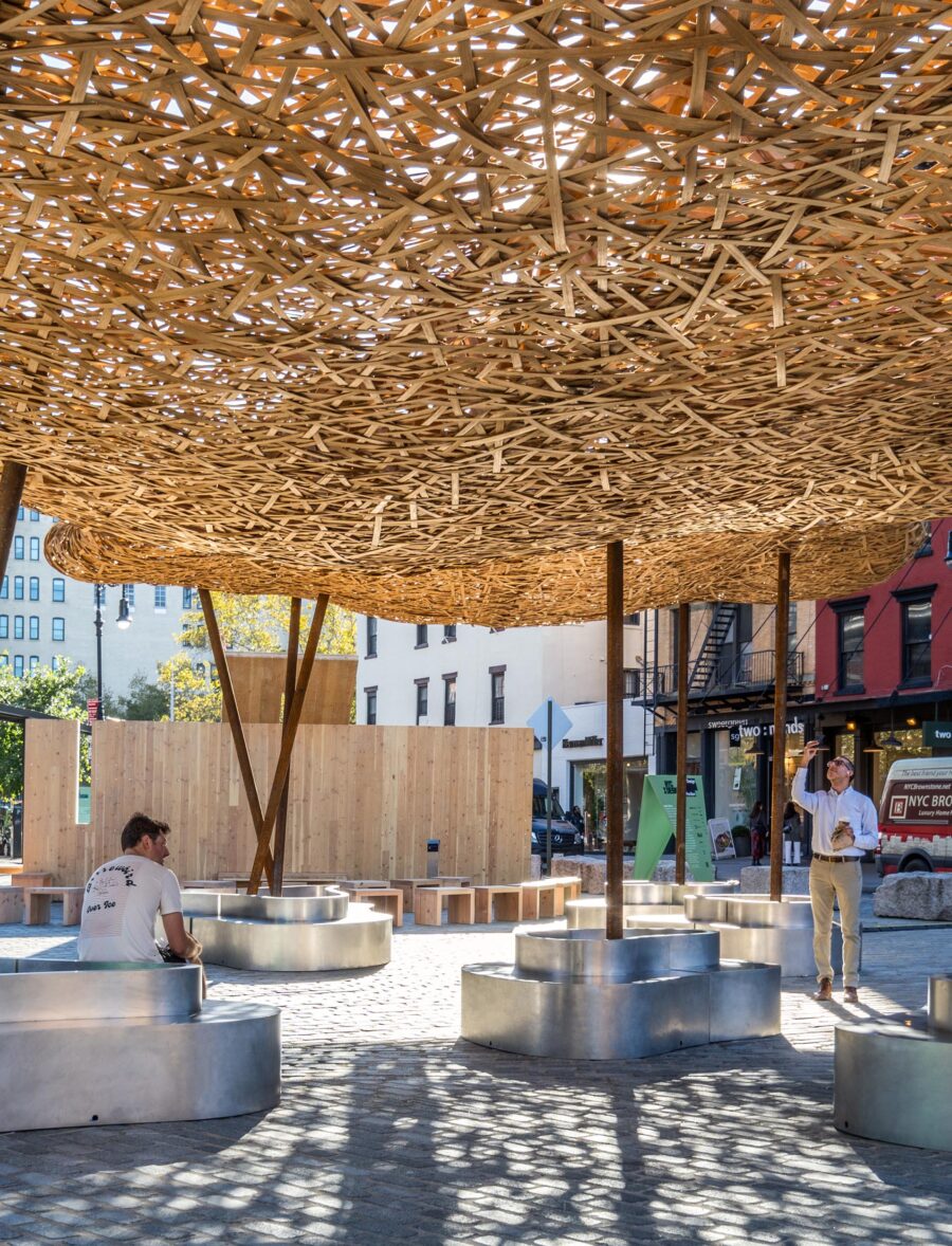 ニューヨークの街角に現れた竹の雲〈バンブー・クラウド〉llLab.、アメリカ - TECTURE MAG（テクチャーマガジン） | 空間デザイン・建築メディア