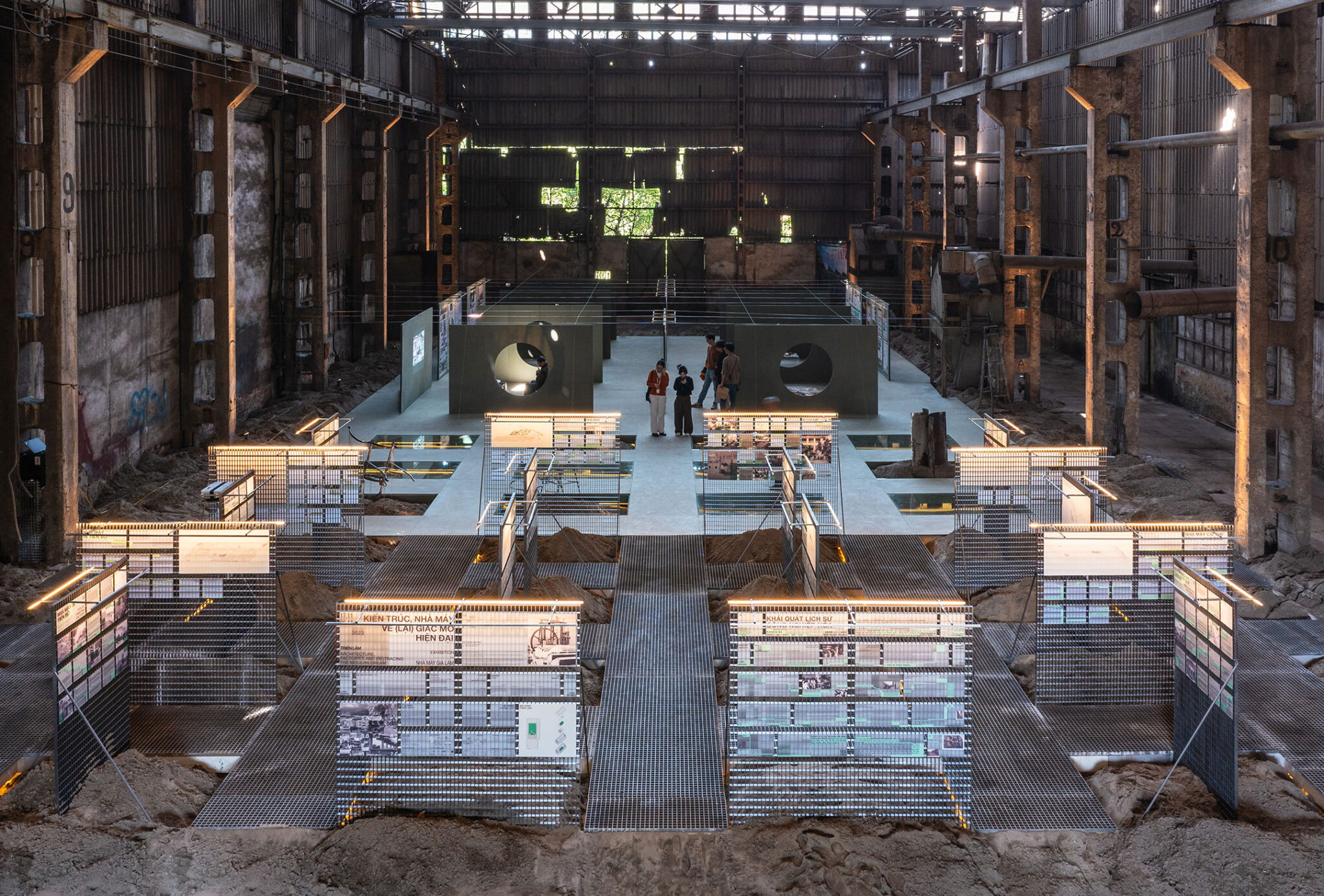 20世紀のベトナムの産業遺産をアダプティブリユースした展示空間〈The Grid〉アドホック・プラクティス - TECTURE MAG（テクチャーマガジン） | 空間デザイン・建築メディア