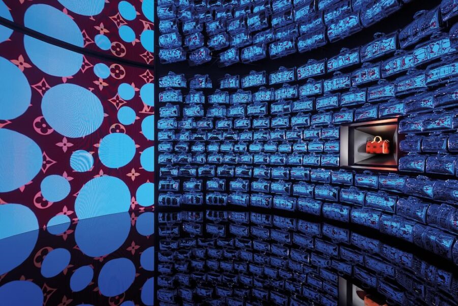 タイ・バンコクで話題のルイ・ヴィトンの〈LV ザ・プレイス バンコク〉の没入型エキシビジョン ｢VISIONARY JOURNEYS｣展のセノグラフィーをOMAパートナーの重松象平氏が担当 ...