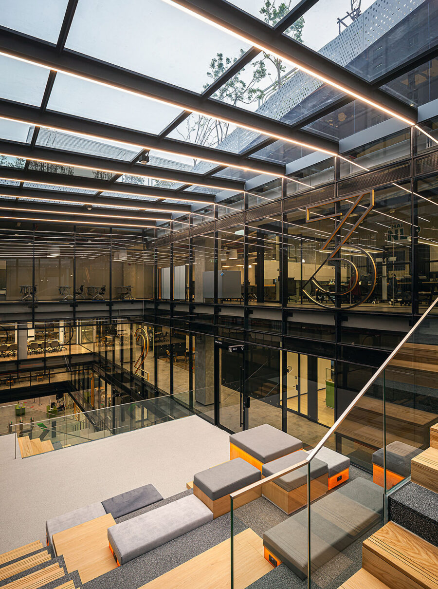 テック企業の独自性を空間から伝えるオフィスビル〈K+ Building〉pbm、タイ - TECTURE MAG（テクチャーマガジン） | 空間デザイン・建築メディア