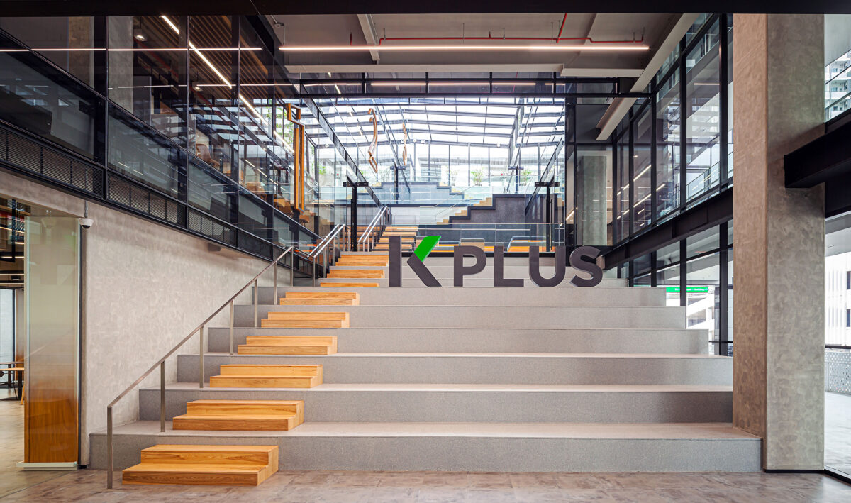 テック企業の独自性を空間から伝えるオフィスビル〈K+ Building〉pbm、タイ - TECTURE MAG（テクチャーマガジン） | 空間デザイン・建築メディア