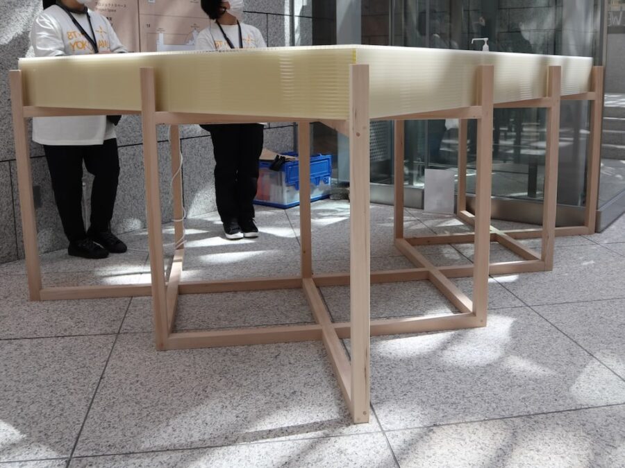 [会場レポート]第8回横浜トリエンナーレ「野草：いま、ここで生きてる」：横浜美術館会場の空間設計をnmstudio architectsが担当、館全体の空間構築・サイン計画を乾久美子建築設計 ...