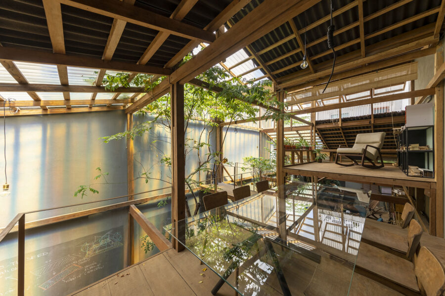 剥き出しの地面が気化熱を生み出す実験的な自社オフィス〈MAアーキテクツ・オフィス〉ベトナム - TECTURE MAG（テクチャーマガジン） | 空間デザイン・建築メディア