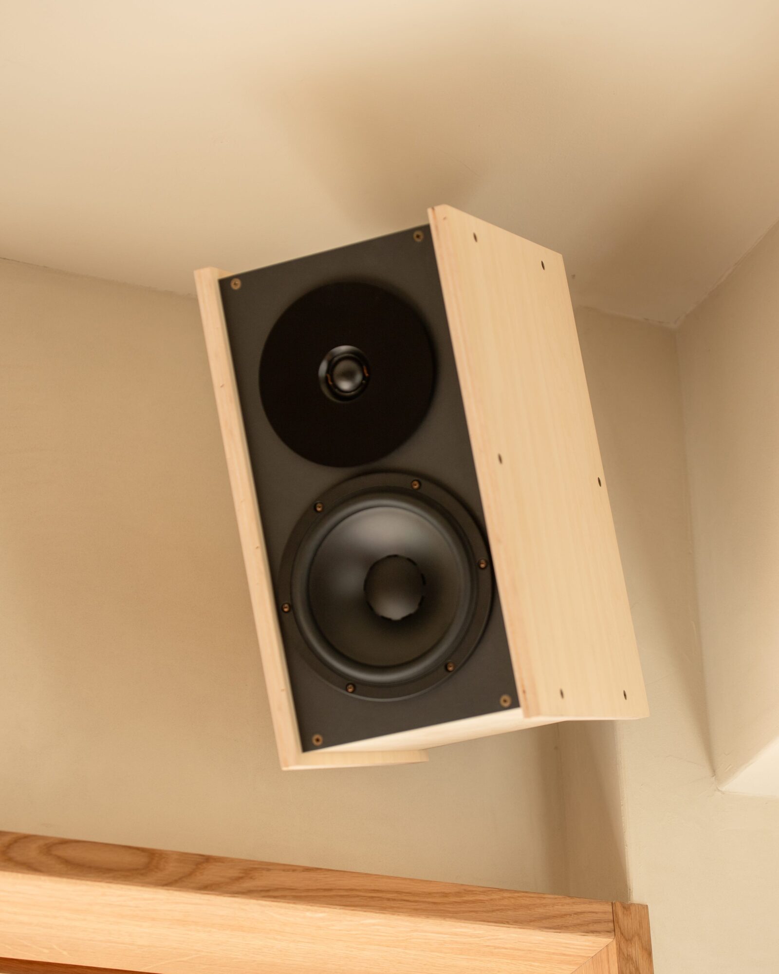 芦沢啓治建築設計事務所が設計した〈dotcom coffee 浅草橋〉がオープン - TECTURE MAG（テクチャーマガジン） | 空間デザイン・建築メディア