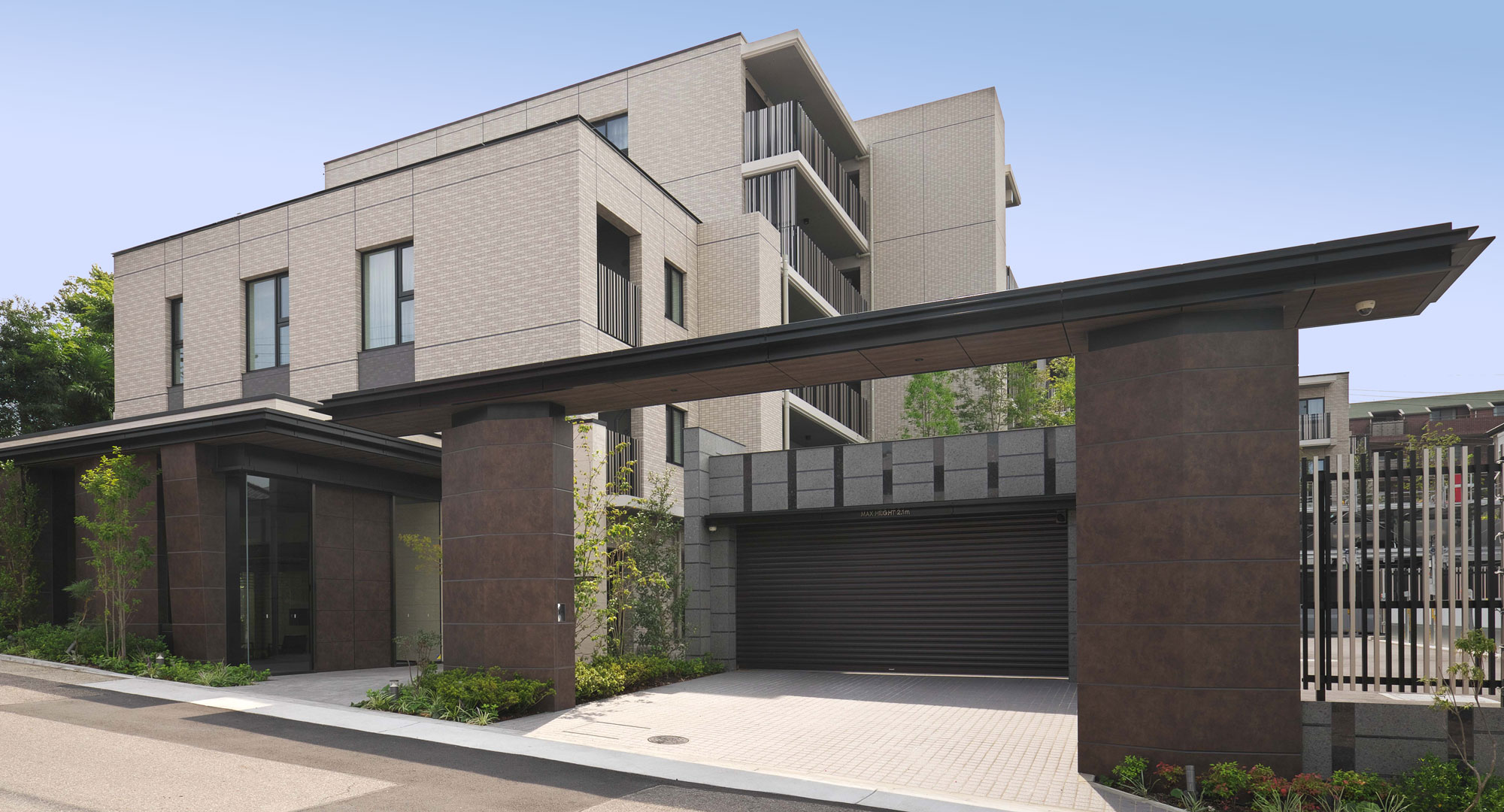 景観に調和した外観を作り出す「アートテック®︎」オーダーメイド意匠により街の風景に溶け込むDNPの焼付印刷パネル - TECTURE MAG（テクチャーマガジン） | 空間デザイン・建築メディア