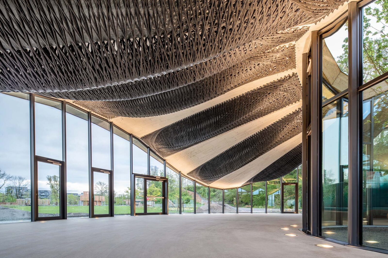 CLTと天然繊維が織りなすバイオベース建築〈ハイブリッド亜麻パビリオン〉ICD、ITKE、IntCDC、ドイツ - TECTURE MAG（テクチャーマガジン） | 空間デザイン・建築メディア