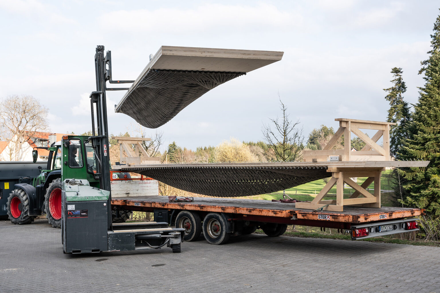 CLTと天然繊維が織りなすバイオベース建築〈ハイブリッド亜麻パビリオン〉ICD、ITKE、IntCDC、ドイツ - TECTURE MAG（テクチャーマガジン） | 空間デザイン・建築メディア