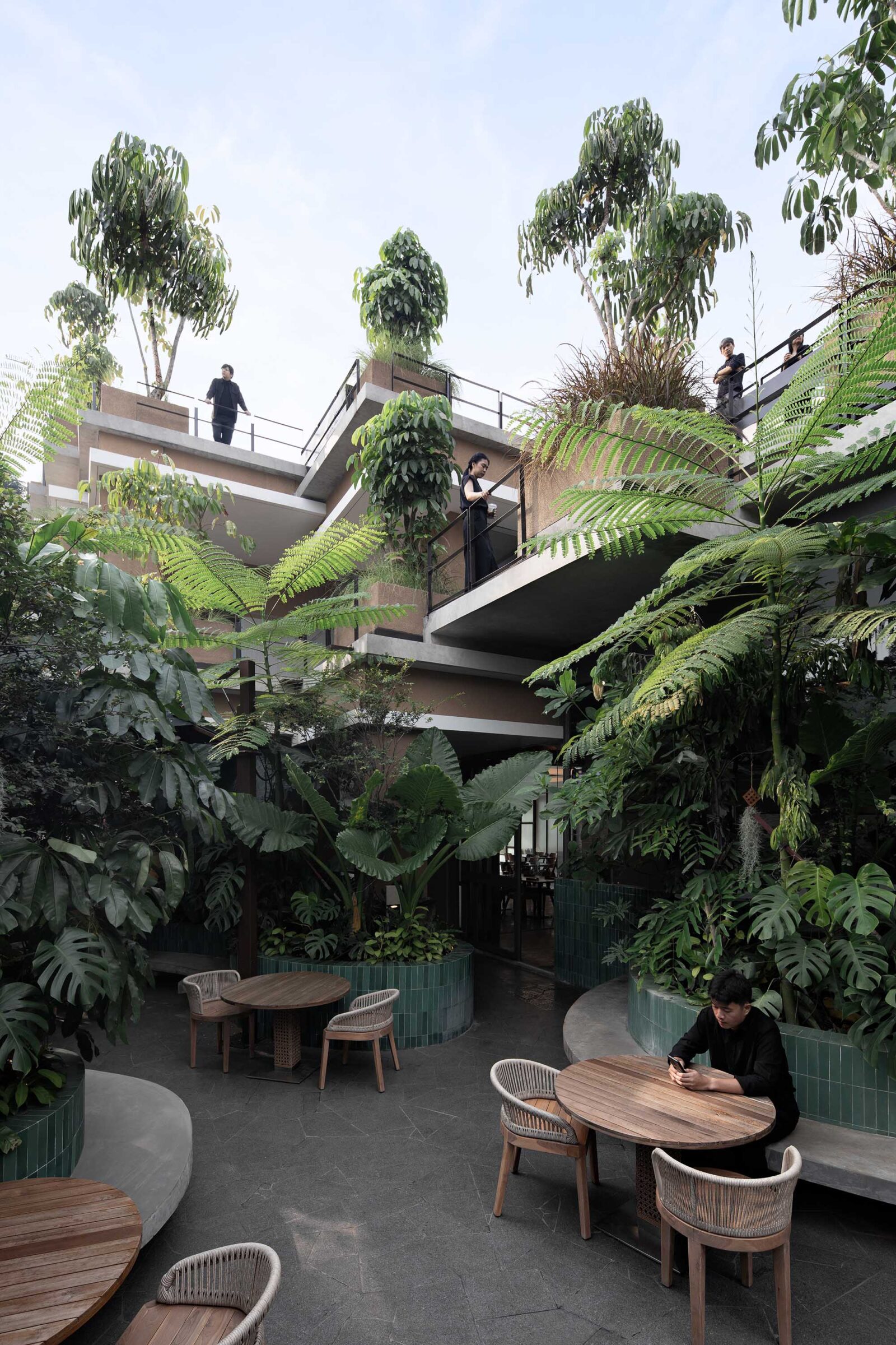 開発の進むジャカルタに生み出すサステナブルな複合施設〈アルマ・スプリット・ガーデン〉インドネシアRAD+ar - TECTURE MAG（テクチャーマガジン） | 空間デザイン・建築メディア