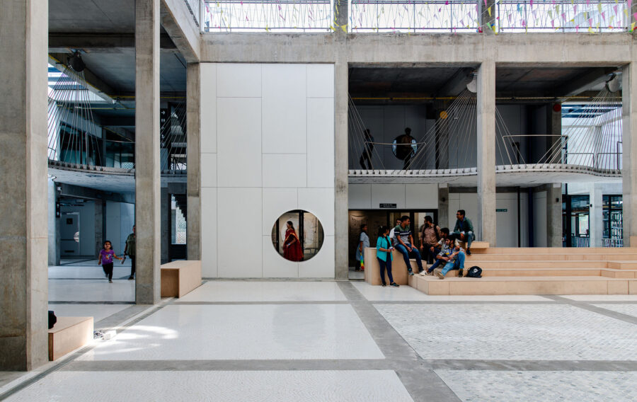 多様な活動を受け入れるインドの学習・文化センター〈サード・スペース〉Studio Saar - TECTURE MAG（テクチャーマガジン） | 空間デザイン・建築メディア