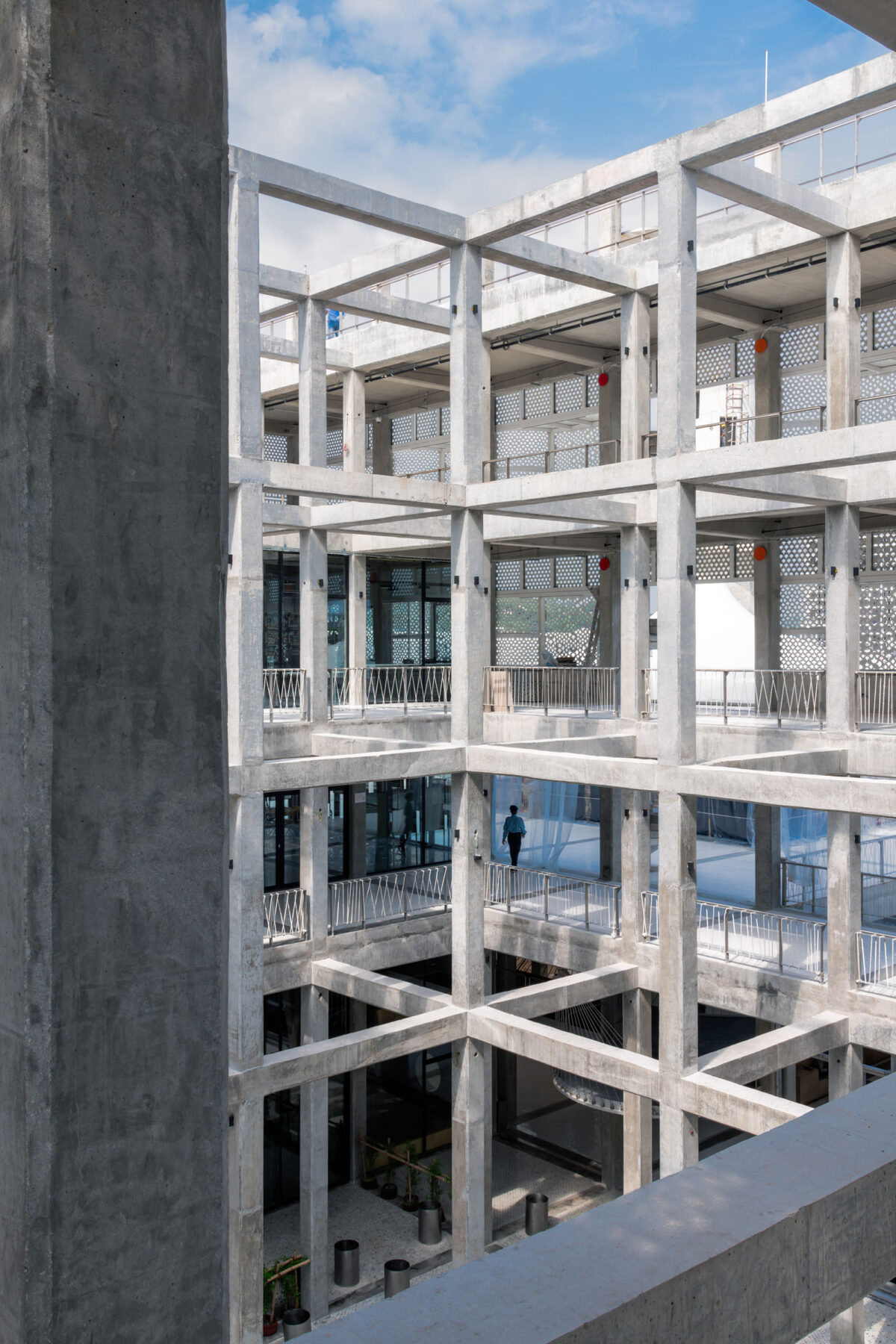 多様な活動を受け入れるインドの学習・文化センター〈サード・スペース〉Studio Saar - TECTURE MAG（テクチャーマガジン） | 空間デザイン・建築メディア