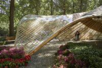 竹構造の可能性を示す、流れるようにうねるパビリオン〈Swirling Cloud〉SUPアトリエ、中国 - TECTURE MAG（テクチャーマガジン） | 空間デザイン・建築メディア