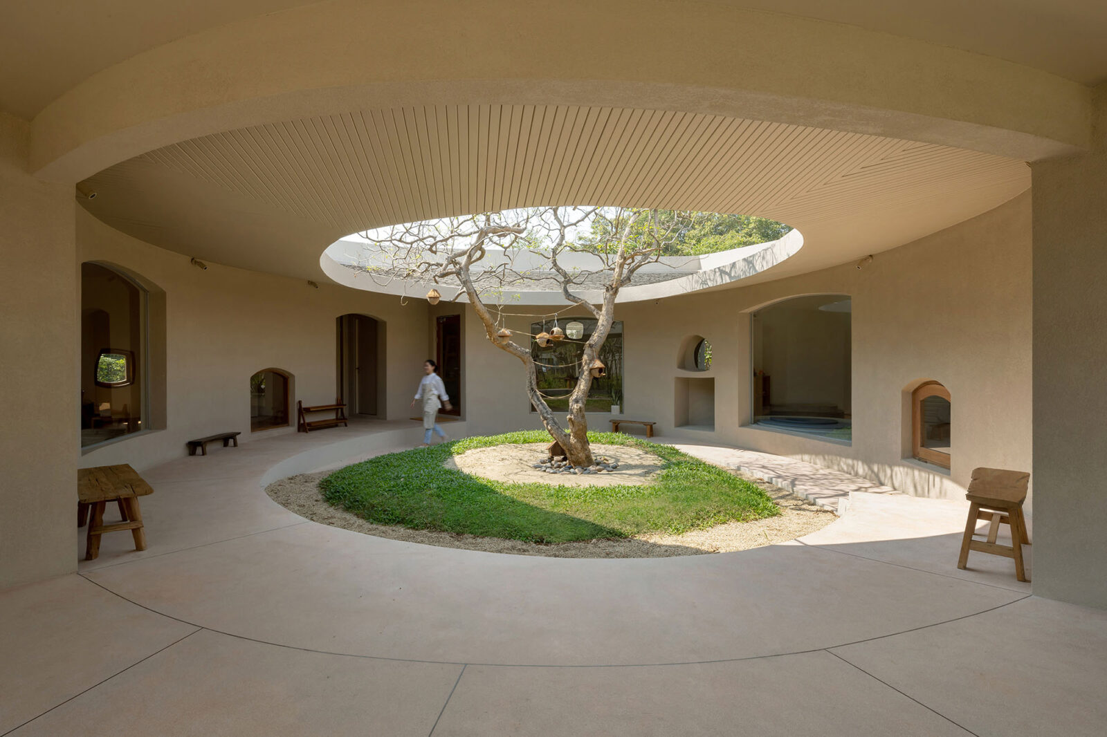 タイのバンコク郊外に建つ、絵本の世界で遊び学べるカフェと遊び場〈Little Stove & Little Stump〉NITAPROW - TECTURE MAG（テクチャーマガジン ...