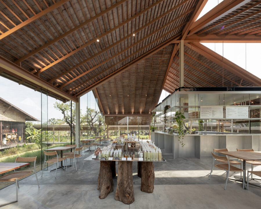 タイのオーガニックブランドの村に建つ、トレーサビリティを体現するランドマーク〈パトム・カフェ〉NITAPROW - TECTURE MAG（テクチャーマガジン） | 空間デザイン・建築メディア