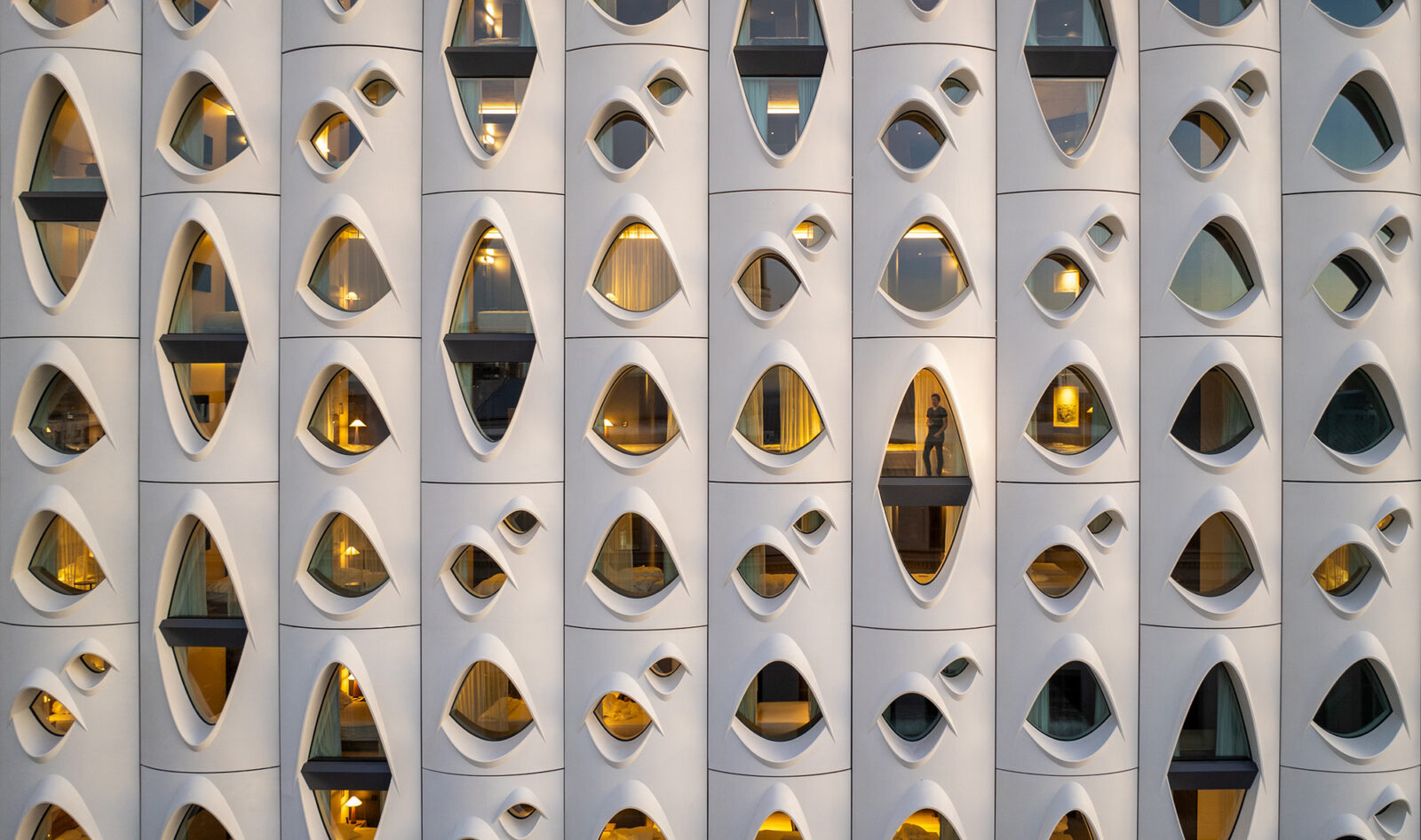 アメリカ・コロラド州の中心街に際立つポプラの木立モチーフのホテル〈Populus〉スタジオ・ギャング - TECTURE MAG（テクチャーマガジン） | 空間デザイン・建築メディア