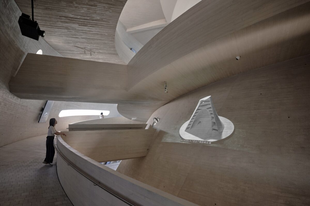 太陽の動きから生み出す彫刻的な建築〈Sun Tower〉OPENアーキテクチャ,中国 - TECTURE MAG（テクチャーマガジン） | 空間デザイン・建築メディア