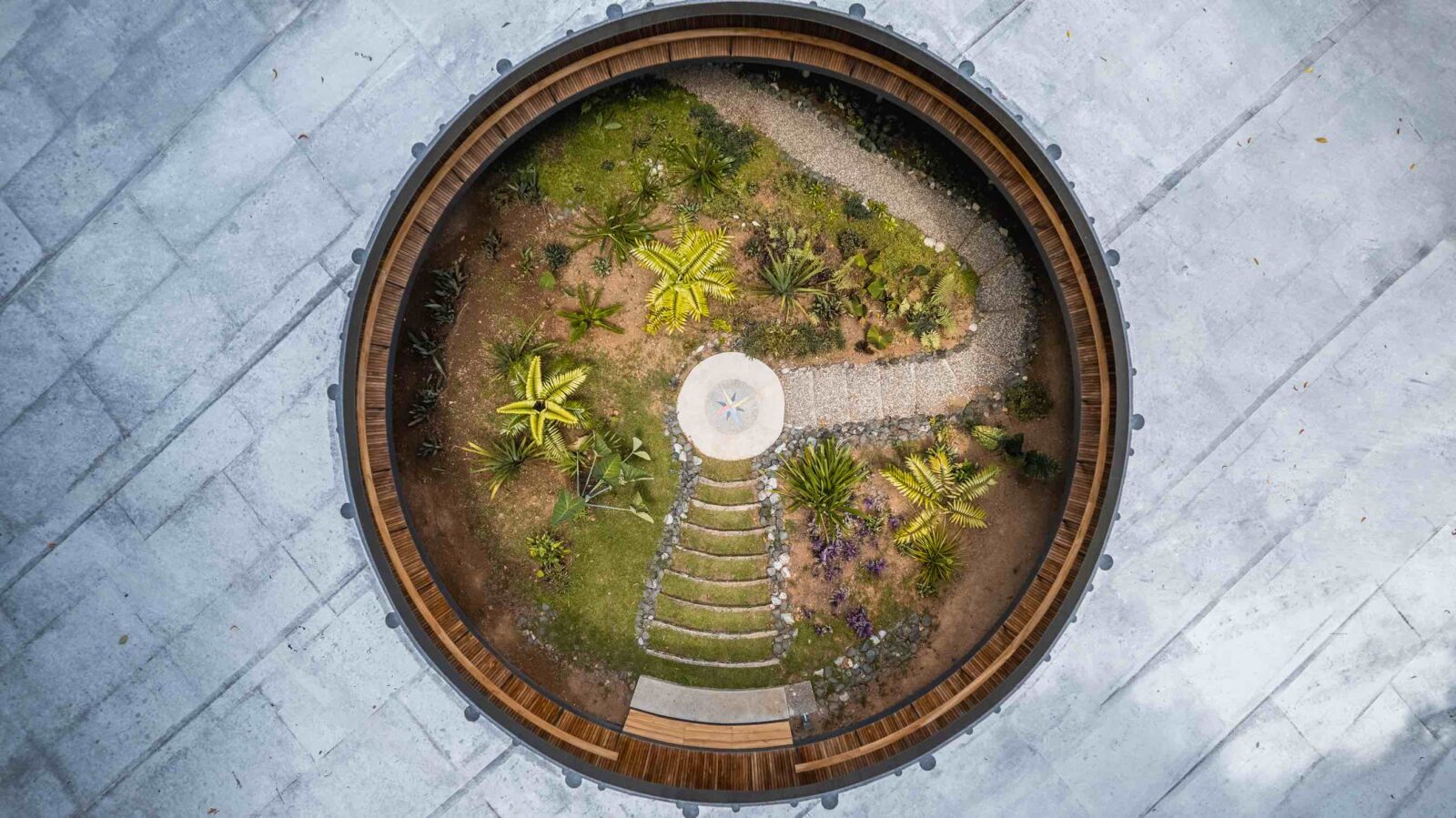 コスタリカの熱帯雨林に建つオフグリッド住宅〈シンフォニア・ヴェルデ〉Studio Saxe - TECTURE MAG（テクチャーマガジン） | 空間デザイン・建築メディア